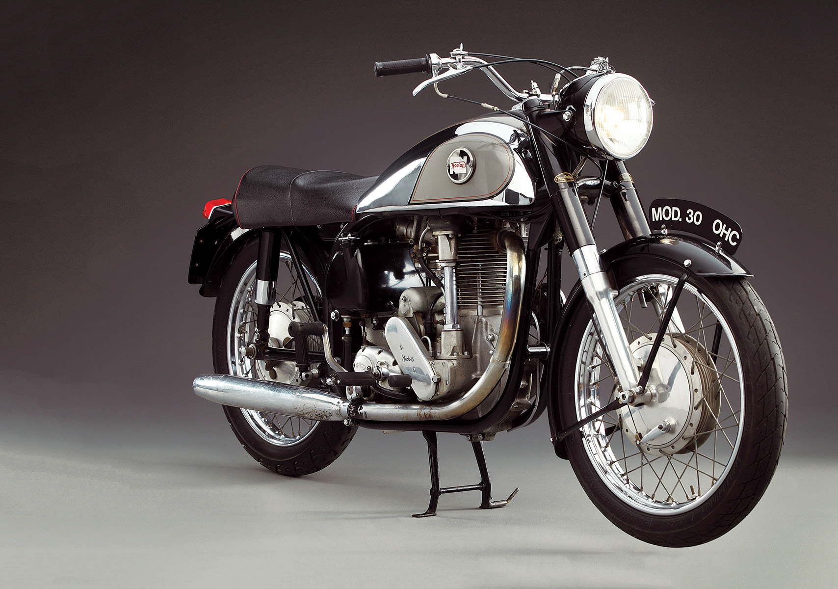 Unapproachable: The 1957 Norton International Model 30 - Motorcycle ...